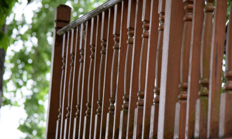 3 Handrailing Ideas for Ground-Level Decks